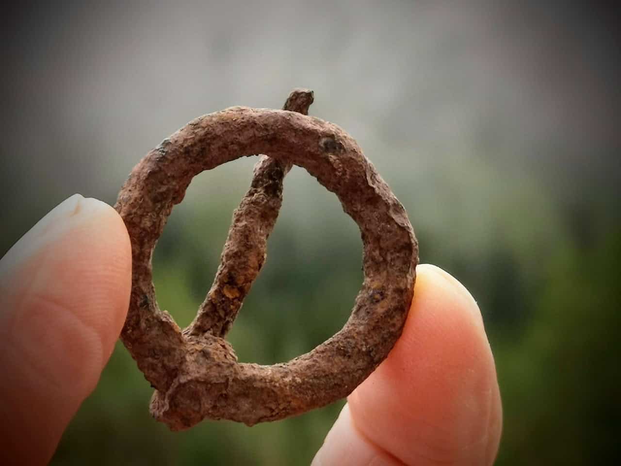 Metal Detecting For Beginners: Best Guide • 2026